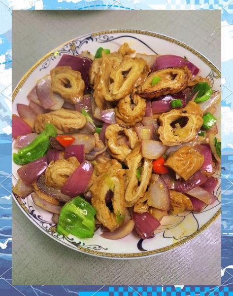 洋葱炒肥肠怎么做_肥肠去腥技巧-第2张图片-山城妙识