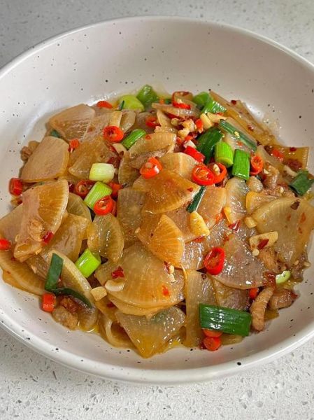 萝卜丝炒肉怎么炒才脆嫩_萝卜丝炒肉先炒肉还是先炒萝卜-第3张图片-山城妙识 萝卜丝炒肉怎么炒才脆嫩_萝卜丝炒肉先炒肉还是先炒萝卜-第3张图片-山城妙识