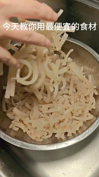 肉皮冻怎么做_肉皮冻配料有哪些-第1张图片-山城妙识