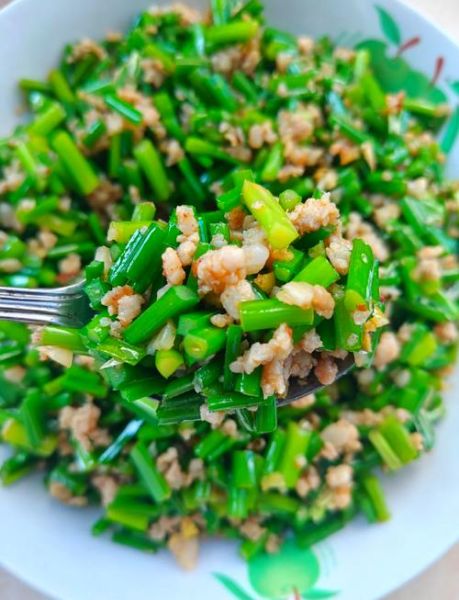 韭菜花炒肉丝怎么炒好吃_韭菜花炒肉丝的家常做法-第1张图片-山城妙识 韭菜花炒肉丝怎么炒好吃_韭菜花炒肉丝的家常做法-第1张图片-山城妙识