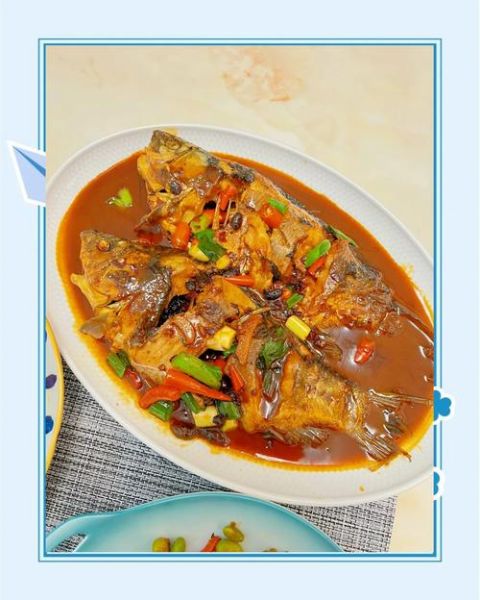 红烧鲫鱼图片大全_红烧鲫鱼怎么做才入味-第2张图片-山城妙识