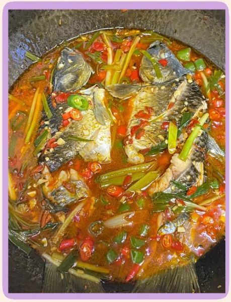 红烧鲫鱼怎么做_红烧鲫鱼最正宗的做法图解-第1张图片-山城妙识