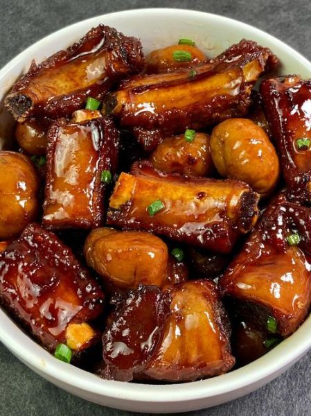 板栗焖排骨怎么做_板栗焖排骨要焯水吗-第1张图片-山城妙识 板栗焖排骨怎么做_板栗焖排骨要焯水吗-第1张图片-山城妙识