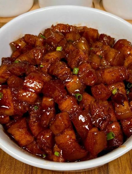 红烧五花肉怎么做_红烧五花肉最正宗的做法-第1张图片-山城妙识