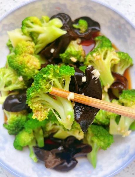 西兰花怎么炒好吃_清蒸还是蒜蓉更香-第2张图片-山城妙识 西兰花怎么炒好吃_清蒸还是蒜蓉更香-第2张图片-山城妙识