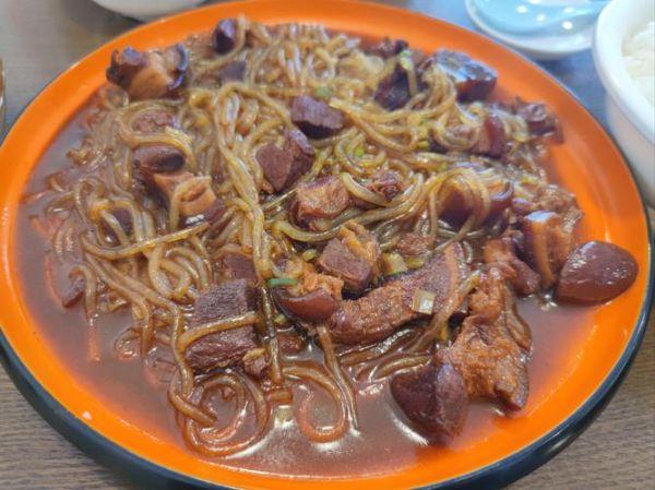 猪肉炖粉条怎么做好吃_猪肉炖粉条的家常做法窍门-第3张图片-山城妙识