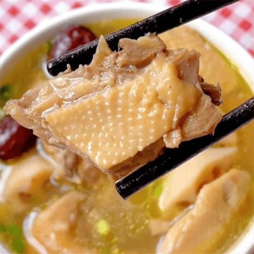 鸡汤里放什么食材好_哪些食材让鸡汤更鲜美-第3张图片-山城妙识 鸡汤里放什么食材好_哪些食材让鸡汤更鲜美-第3张图片-山城妙识