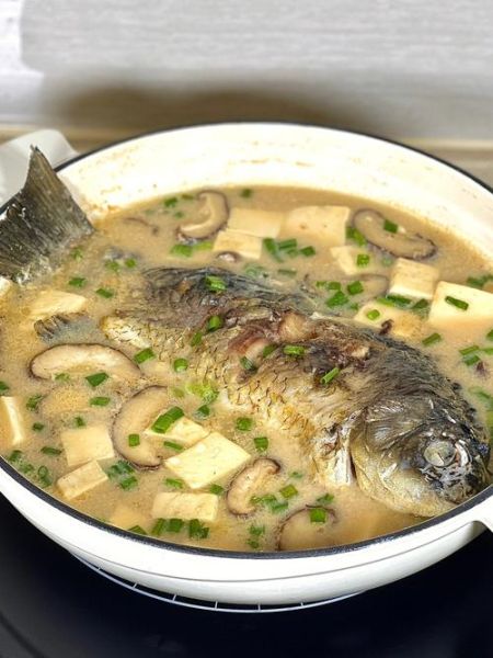 鲫鱼火锅怎么做_鲫鱼火锅汤底怎么熬-第3张图片-山城妙识 鲫鱼火锅怎么做_鲫鱼火锅汤底怎么熬-第3张图片-山城妙识