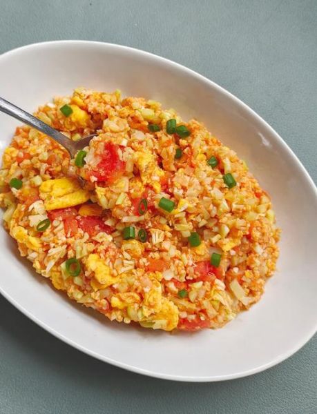 西红柿炒米饭怎么做_西红柿炒米饭先炒蛋还是先炒西红柿-第1张图片-山城妙识