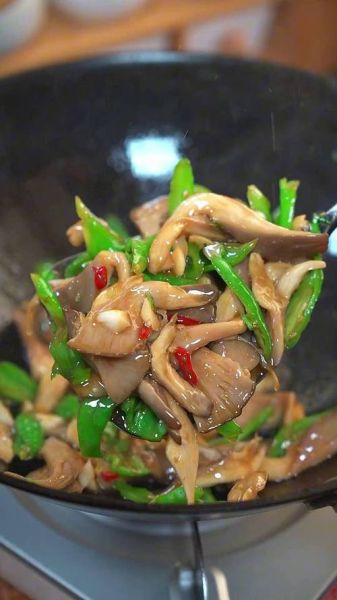 青蘑菇怎么做好吃_青蘑菇炒什么最香-第1张图片-山城妙识 青蘑菇怎么做好吃_青蘑菇炒什么最香-第1张图片-山城妙识