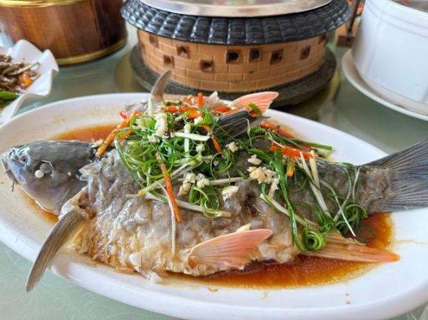 粤菜蒸鱼用什么火候_蒸多久才嫩滑-第1张图片-山城妙识 粤菜蒸鱼用什么火候_蒸多久才嫩滑-第1张图片-山城妙识