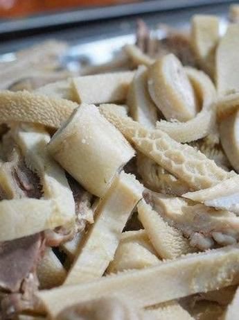 熬羊杂碎怎么熬才白_熬羊杂碎放什么去腥-第1张图片-山城妙识