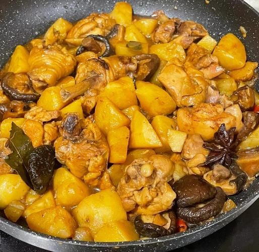 蘑菇炖鸡怎么做好吃_蘑菇炖鸡的做法步骤-第1张图片-山城妙识