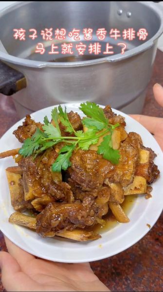 焗牛排骨怎么做_焗牛排骨要烤多久-第1张图片-山城妙识