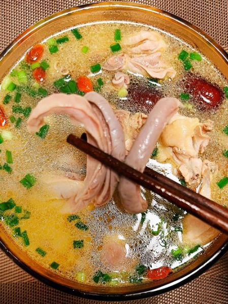 猪肚鸡怎么做才正宗_正宗猪肚鸡做法步骤-第2张图片-山城妙识