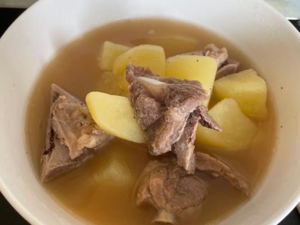 土豆排骨汤怎么做_土豆排骨汤炖多久-第1张图片-山城妙识