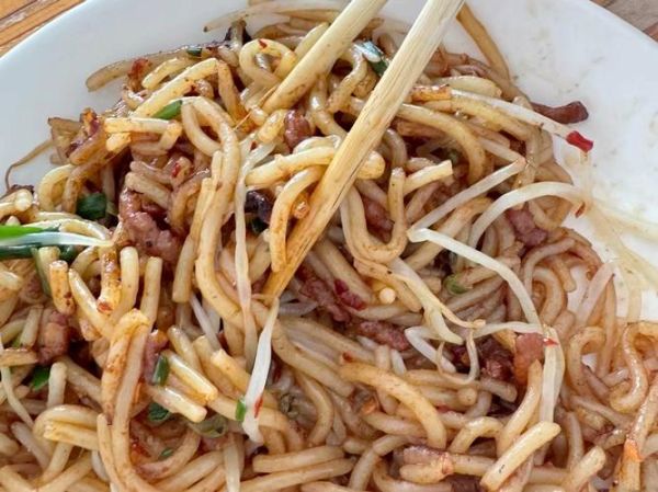豆芽肉丝炒面怎么做_豆芽肉丝炒面热量高吗-第1张图片-山城妙识 豆芽肉丝炒面怎么做_豆芽肉丝炒面热量高吗-第1张图片-山城妙识