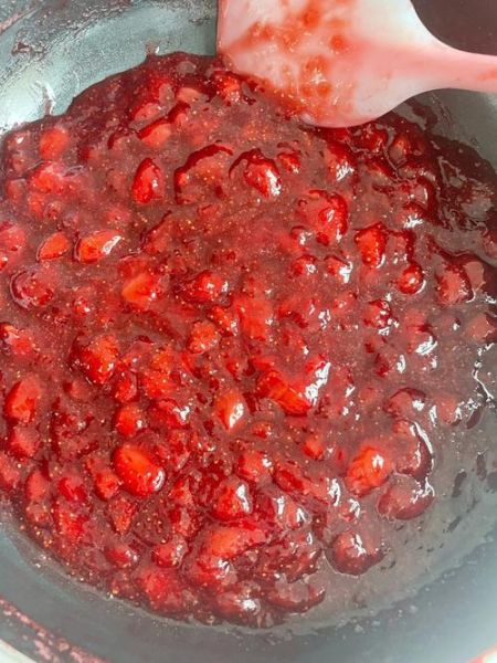 草莓酱熬到什么程度算好_如何判断草莓酱熬好了-第1张图片-山城妙识 草莓酱熬到什么程度算好_如何判断草莓酱熬好了-第1张图片-山城妙识