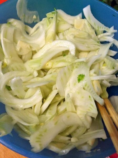 凉拌茴香根怎么做_凉拌茴香根的功效与禁忌-第1张图片-山城妙识 凉拌茴香根怎么做_凉拌茴香根的功效与禁忌-第1张图片-山城妙识