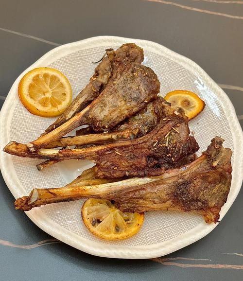 羊排怎么做好吃又简单烤箱_羊排烤箱做法家常版-第1张图片-山城妙识