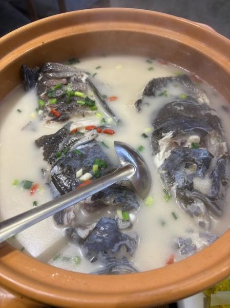 鱼头汤怎么煲好喝_鱼头汤去腥增鲜技巧-第3张图片-山城妙识 鱼头汤怎么煲好喝_鱼头汤去腥增鲜技巧-第3张图片-山城妙识