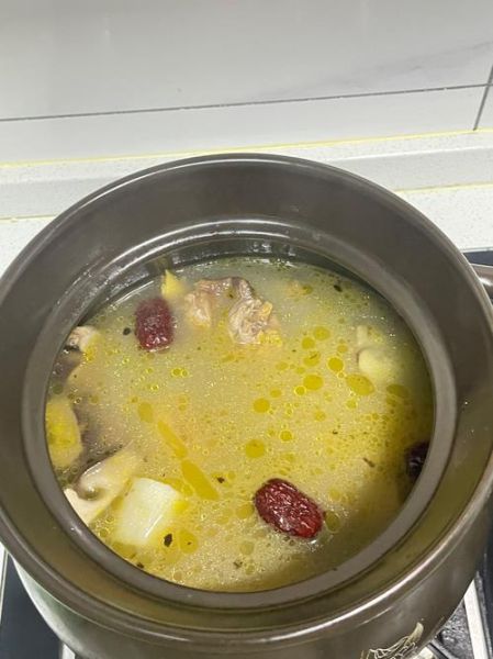 怎样炖鸡汤更鲜美_炖鸡汤放什么去腥提鲜-第2张图片-山城妙识 怎样炖鸡汤更鲜美_炖鸡汤放什么去腥提鲜-第2张图片-山城妙识