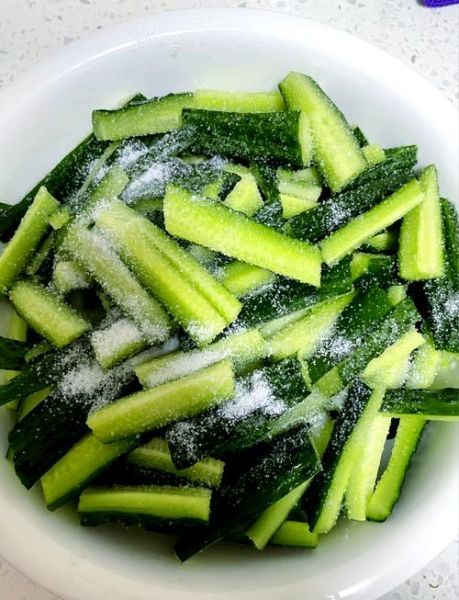 腌制咸黄瓜的配方与做法_咸黄瓜怎么腌才脆爽-第1张图片-山城妙识