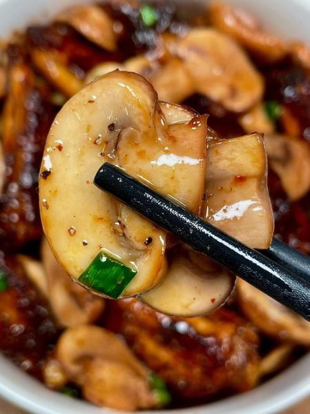 鸡肉炖香菇汤怎么做_鸡肉炖香菇汤的功效-第1张图片-山城妙识