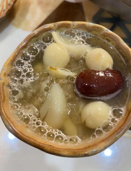 雪耳莲子糖水怎么煲_雪耳莲子糖水做法-第3张图片-山城妙识 雪耳莲子糖水怎么煲_雪耳莲子糖水做法-第3张图片-山城妙识