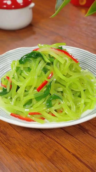 清炒莴苣丝需要焯水吗_莴苣丝焯水技巧-第1张图片-山城妙识