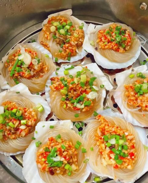 粉丝蒸扇贝蒜汁怎么做_蒸多久才鲜嫩-第3张图片-山城妙识