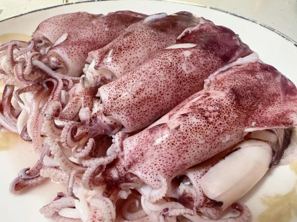 爆炒鱿鱼筒怎么做好吃_爆炒鱿鱼筒做法技巧-第1张图片-山城妙识