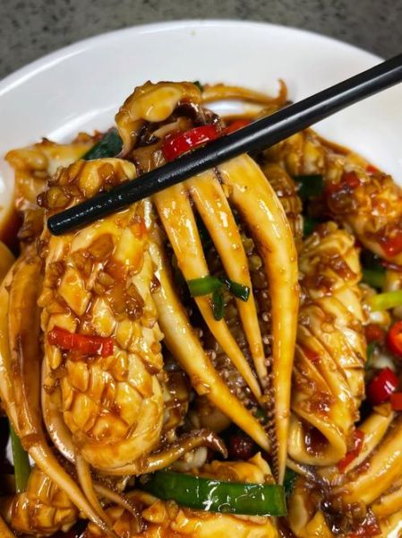 爆炒鱿鱼筒怎么做好吃_爆炒鱿鱼筒做法技巧-第3张图片-山城妙识