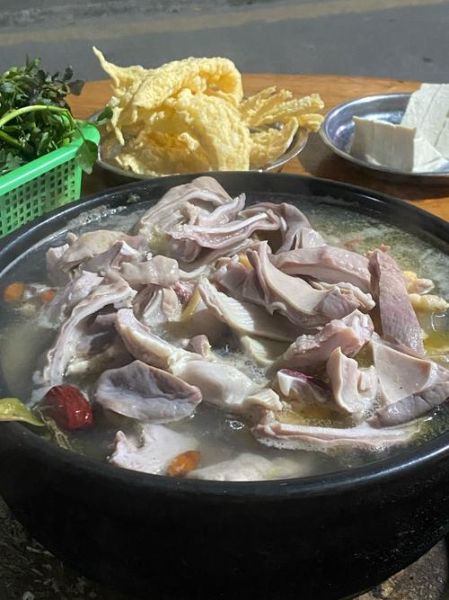 广东猪肚煲鸡的做法_猪肚煲鸡用什么汤底-第1张图片-山城妙识 广东猪肚煲鸡的做法_猪肚煲鸡用什么汤底-第1张图片-山城妙识