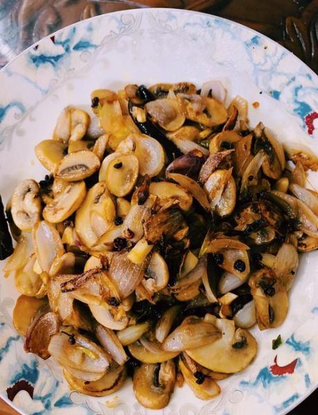 素炒口蘑怎么做_口蘑炒多久才熟-第1张图片-山城妙识 素炒口蘑怎么做_口蘑炒多久才熟-第1张图片-山城妙识