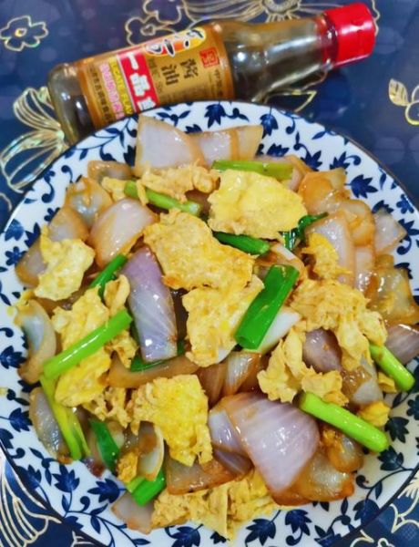 洋葱怎么炒好吃_洋葱炒鸡蛋的做法-第2张图片-山城妙识