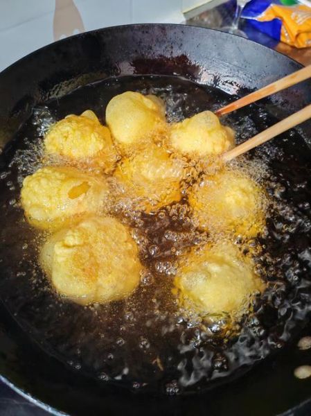 黄米面年糕怎么做好吃又简单_黄米面年糕家常做法-第1张图片-山城妙识