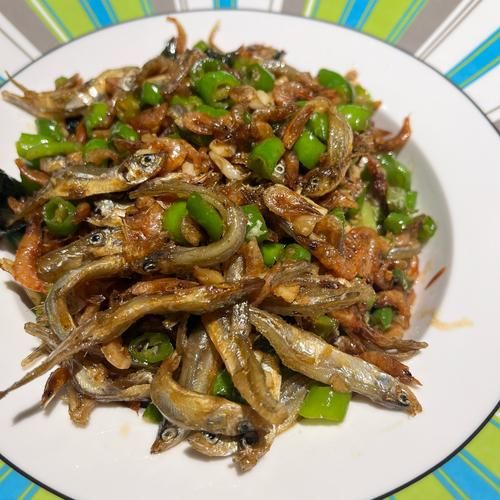 小鱼小虾怎么做才好吃_家常做法有哪些-第3张图片-山城妙识