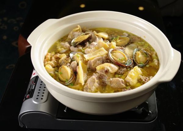 鲍鱼煲鸡的做法_鲍鱼煲鸡的营养价值-第1张图片-山城妙识 鲍鱼煲鸡的做法_鲍鱼煲鸡的营养价值-第1张图片-山城妙识