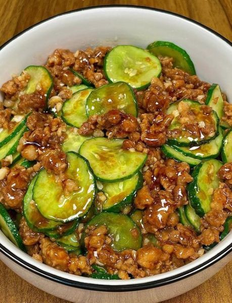 青瓜炒肉怎么做_青瓜炒肉先炒哪个-第1张图片-山城妙识 青瓜炒肉怎么做_青瓜炒肉先炒哪个-第1张图片-山城妙识