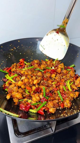 重庆辣子鸡怎么做_正宗辣子鸡视频教程-第2张图片-山城妙识