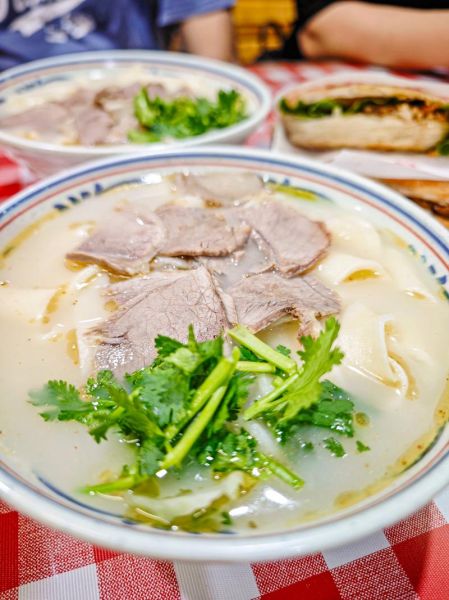 羊肉汤怎么做好喝_羊肉汤的做法大全视频-第1张图片-山城妙识