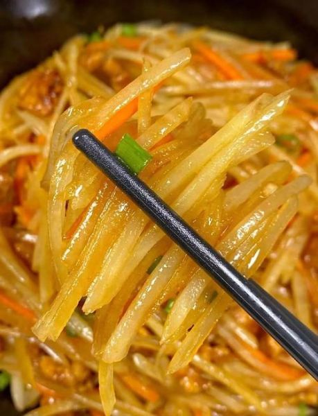胡萝卜炒肉丝怎么做好吃_胡萝卜炒肉丝的家常做法-第1张图片-山城妙识