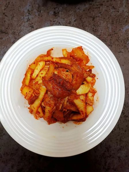 辣白菜炒五花肉怎么做_家常做法步骤-第2张图片-山城妙识 辣白菜炒五花肉怎么做_家常做法步骤-第2张图片-山城妙识