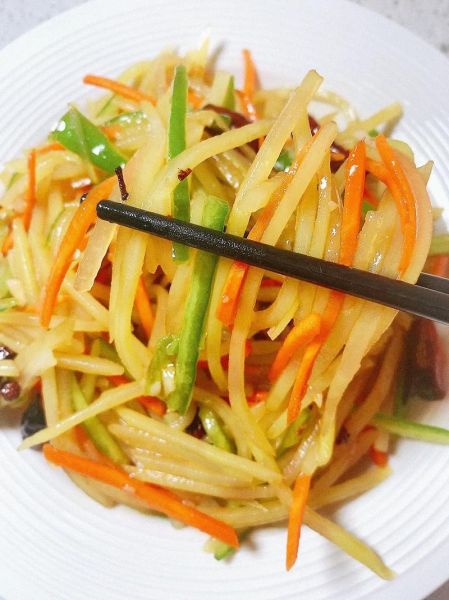 凉拌土豆丝怎么做才脆_土豆丝焯水几分钟-第1张图片-山城妙识 凉拌土豆丝怎么做才脆_土豆丝焯水几分钟-第1张图片-山城妙识