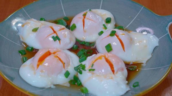 水煮荷包蛋不破的秘诀_水煮荷包蛋几分钟熟-第2张图片-山城妙识