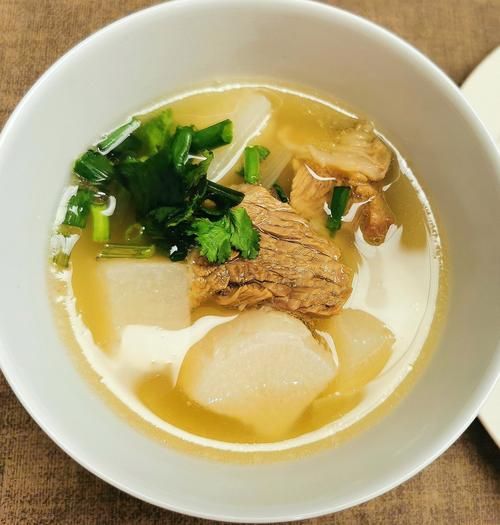 牛肉汤怎么炖才好吃_牛肉汤炖多久最好-第2张图片-山城妙识
