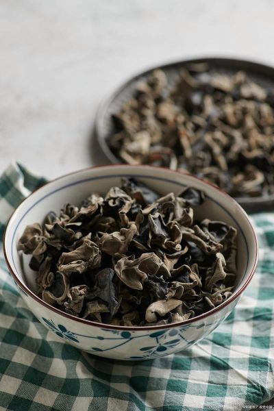 10克木耳有几朵_干木耳泡发率怎么算-第3张图片-山城妙识