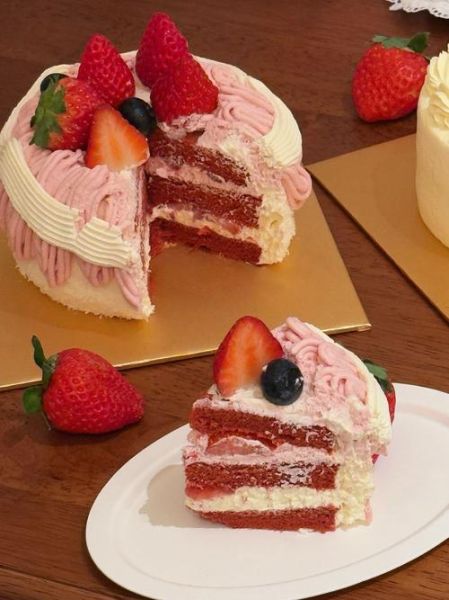 草莓蛋糕图片大全大图_怎么做草莓蛋糕好看又好吃-第3张图片-山城妙识