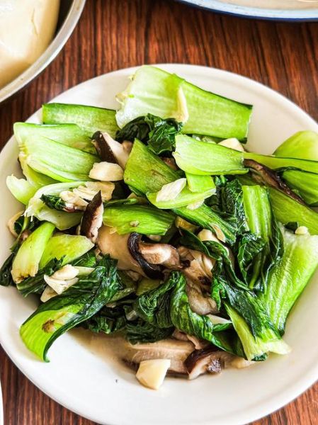 蘑菇油菜怎么做_蘑菇油菜焯水还是直接炒-第2张图片-山城妙识 蘑菇油菜怎么做_蘑菇油菜焯水还是直接炒-第2张图片-山城妙识